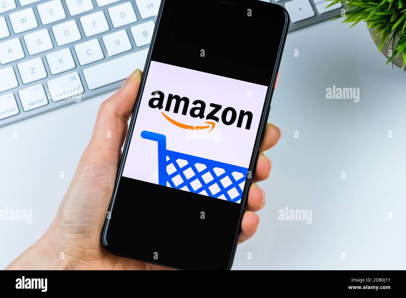 Amazon app logo on a smartphone screen Stock Photo - Alamy