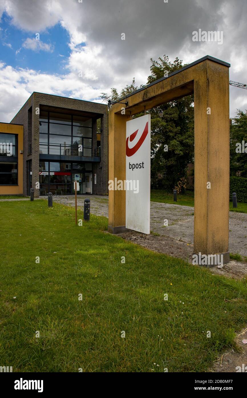 Illustration picture shows the bpost post office in Alveringem ...