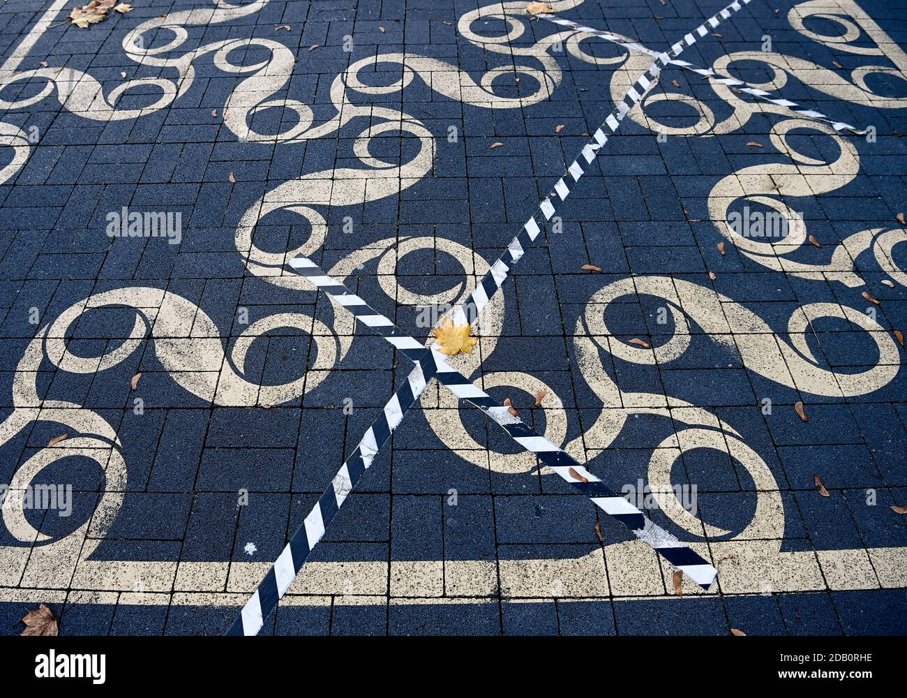 Pending at the ticket counter hi-res stock photography and images - Alamy