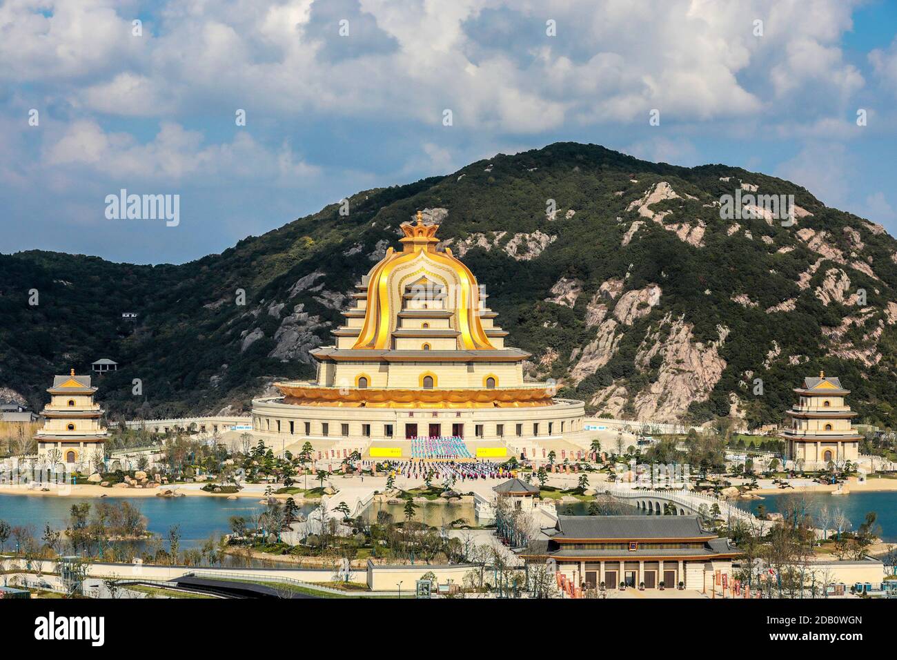 Zhoushan, China. 14th Nov, 2020. The Avalokitesvara Cultural Park opens ...