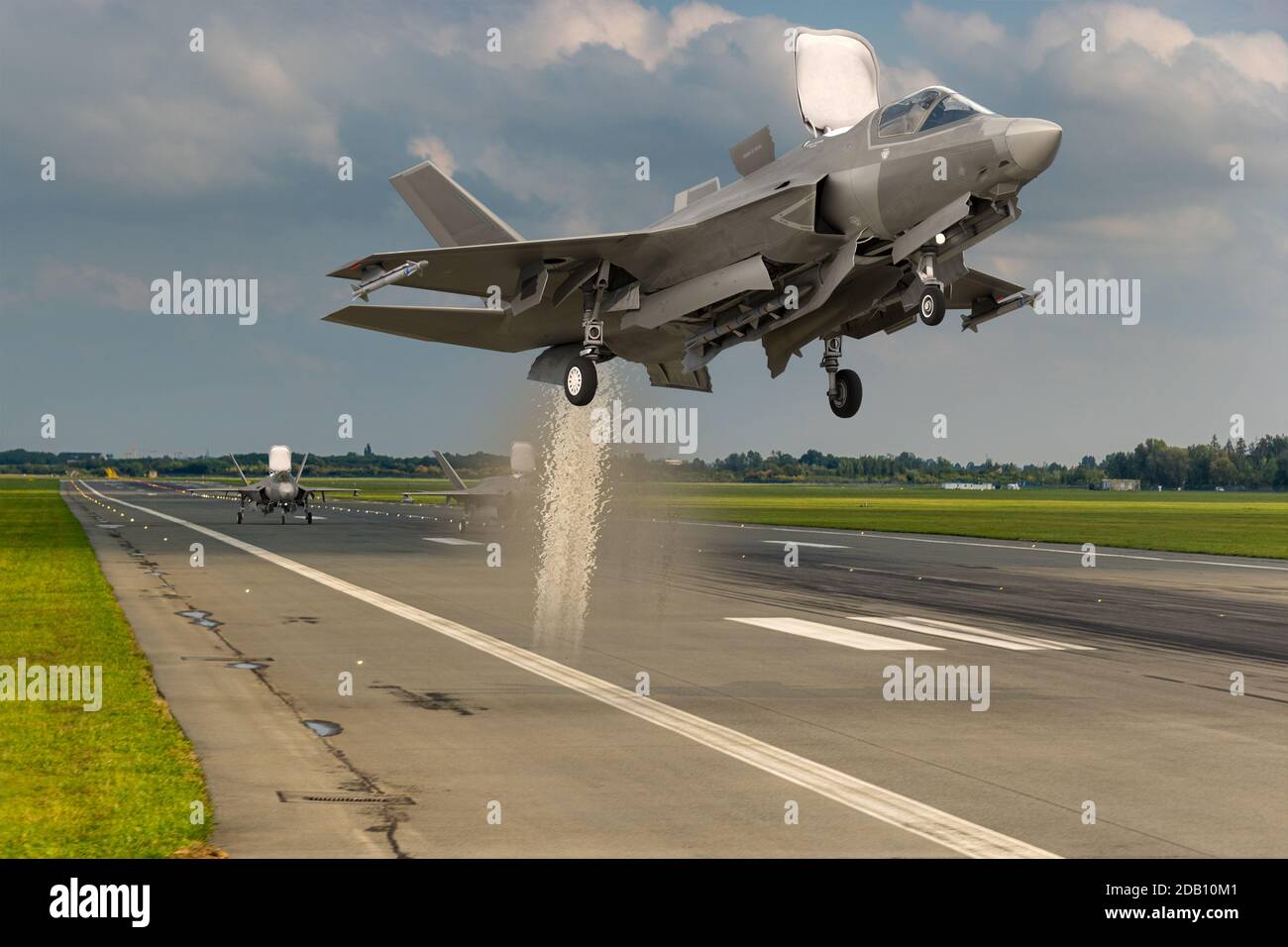 Lockheed Martin F-35 c demonstrating a shortened take-off from ...