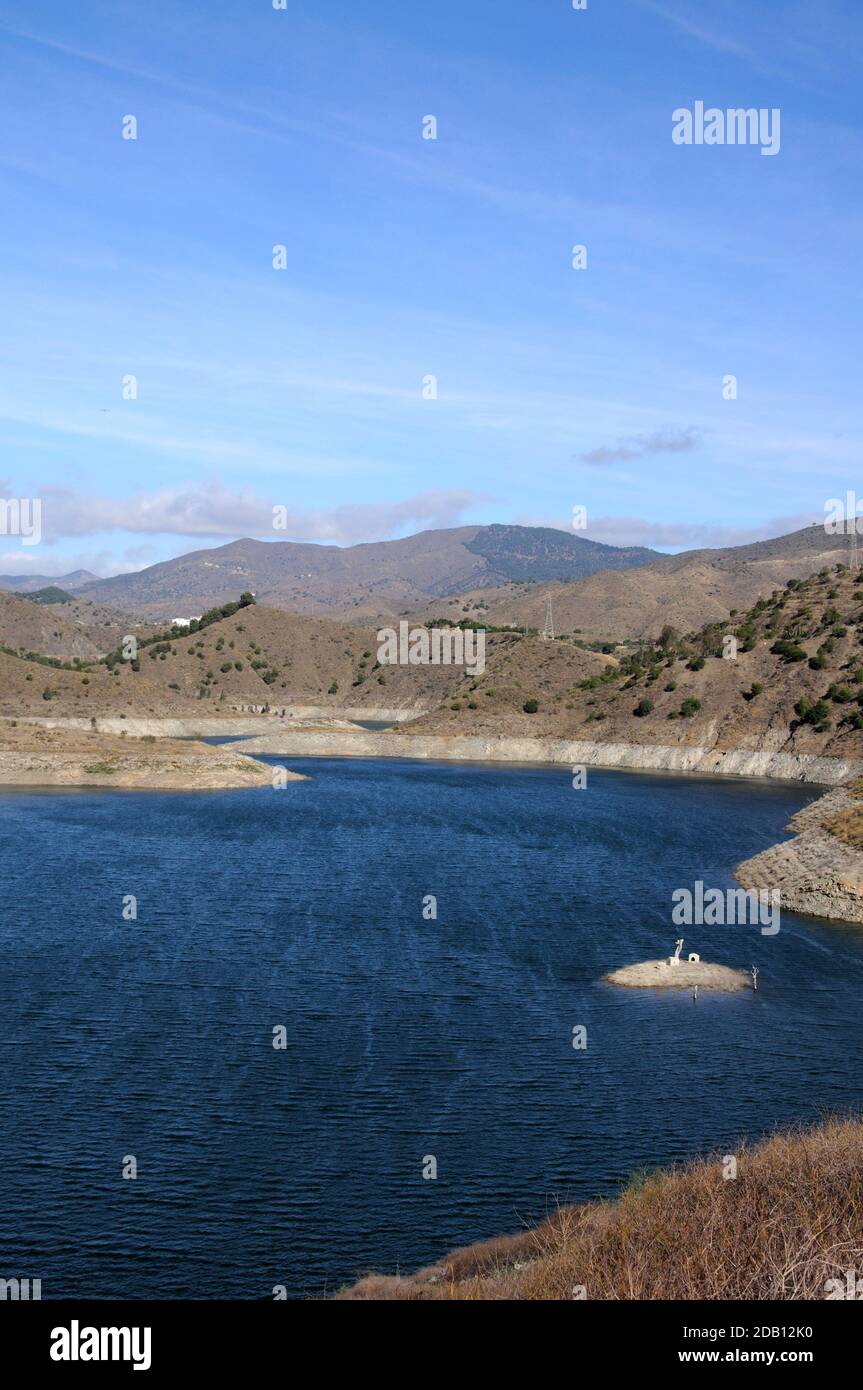 Embalse de limonero lake reservoir hi-res stock photography and images ...