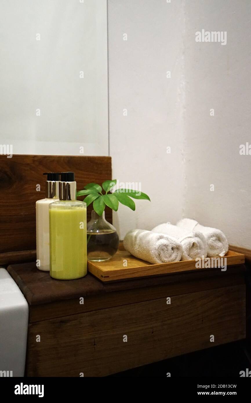 Hand washing clothes sink hi-res stock photography and images - Alamy