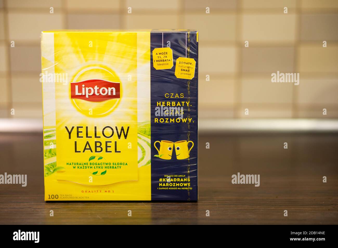 Lipton yellow label tea hi-res stock photography and images - Alamy