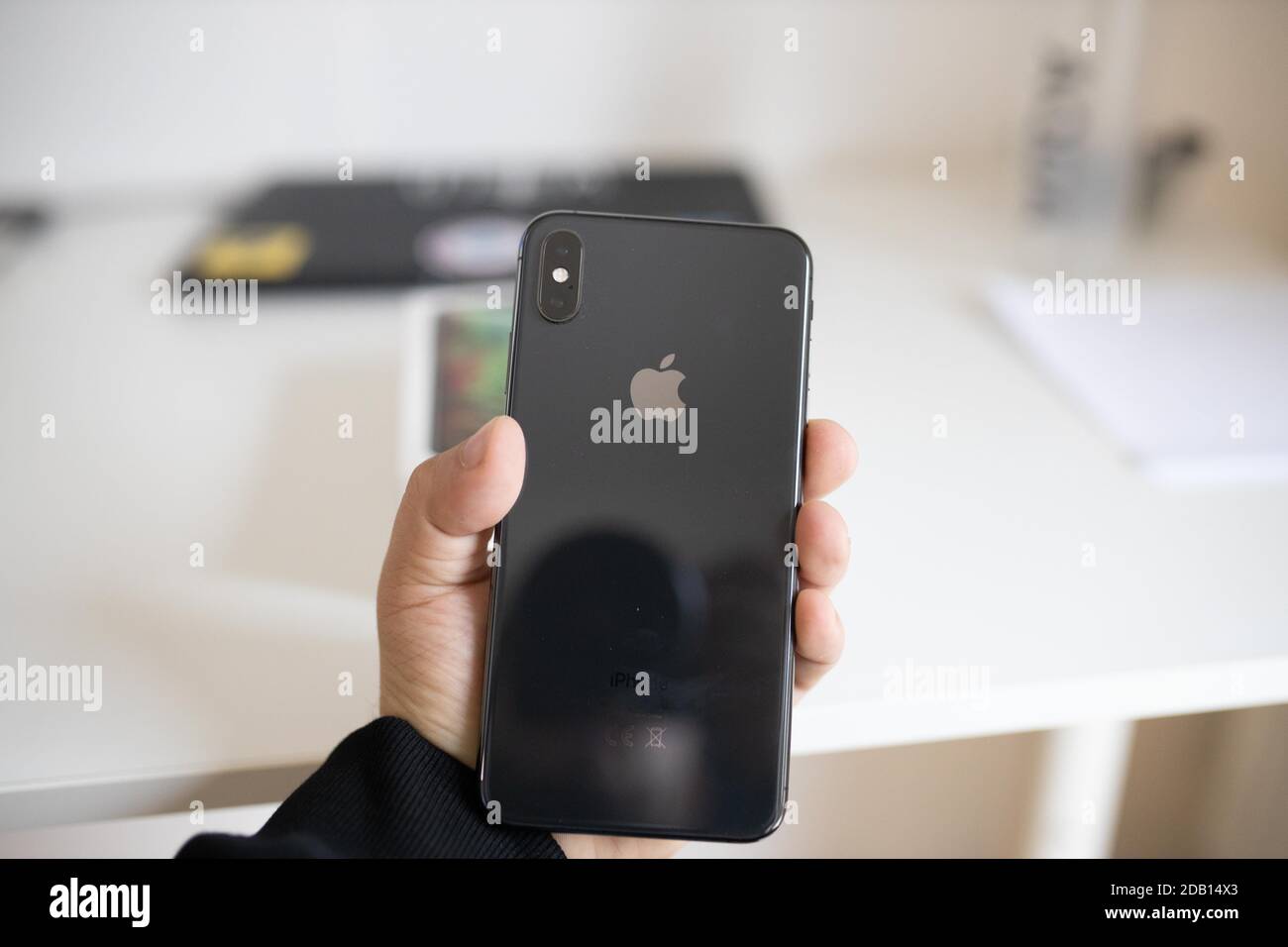 Apple iphone 13 box hi-res stock photography and images - Alamy