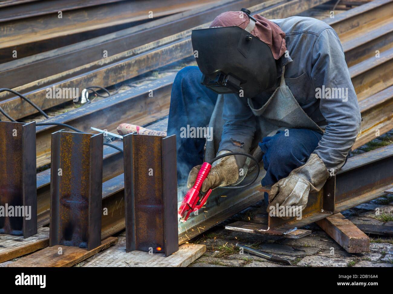 Welding pieces hi-res stock photography and images - Alamy