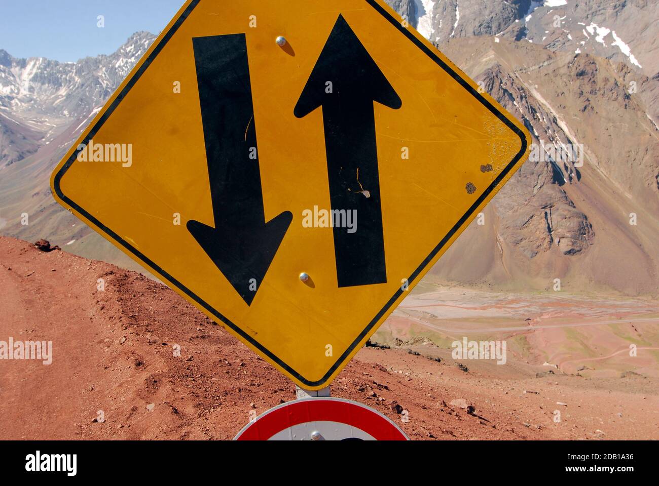 Contraflow system sign hi-res stock photography and images - Alamy