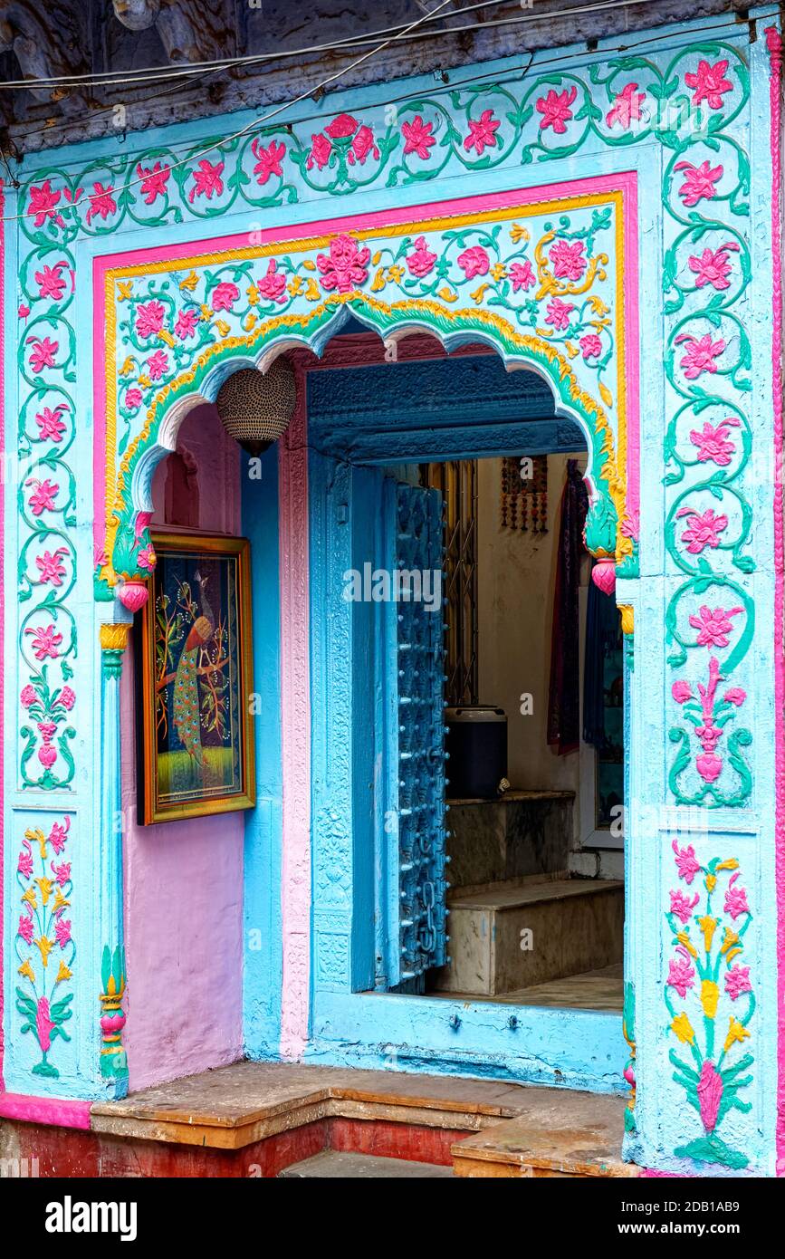 Colorful door, Chandni Chowk bazaar, one of the oldest market place in ...