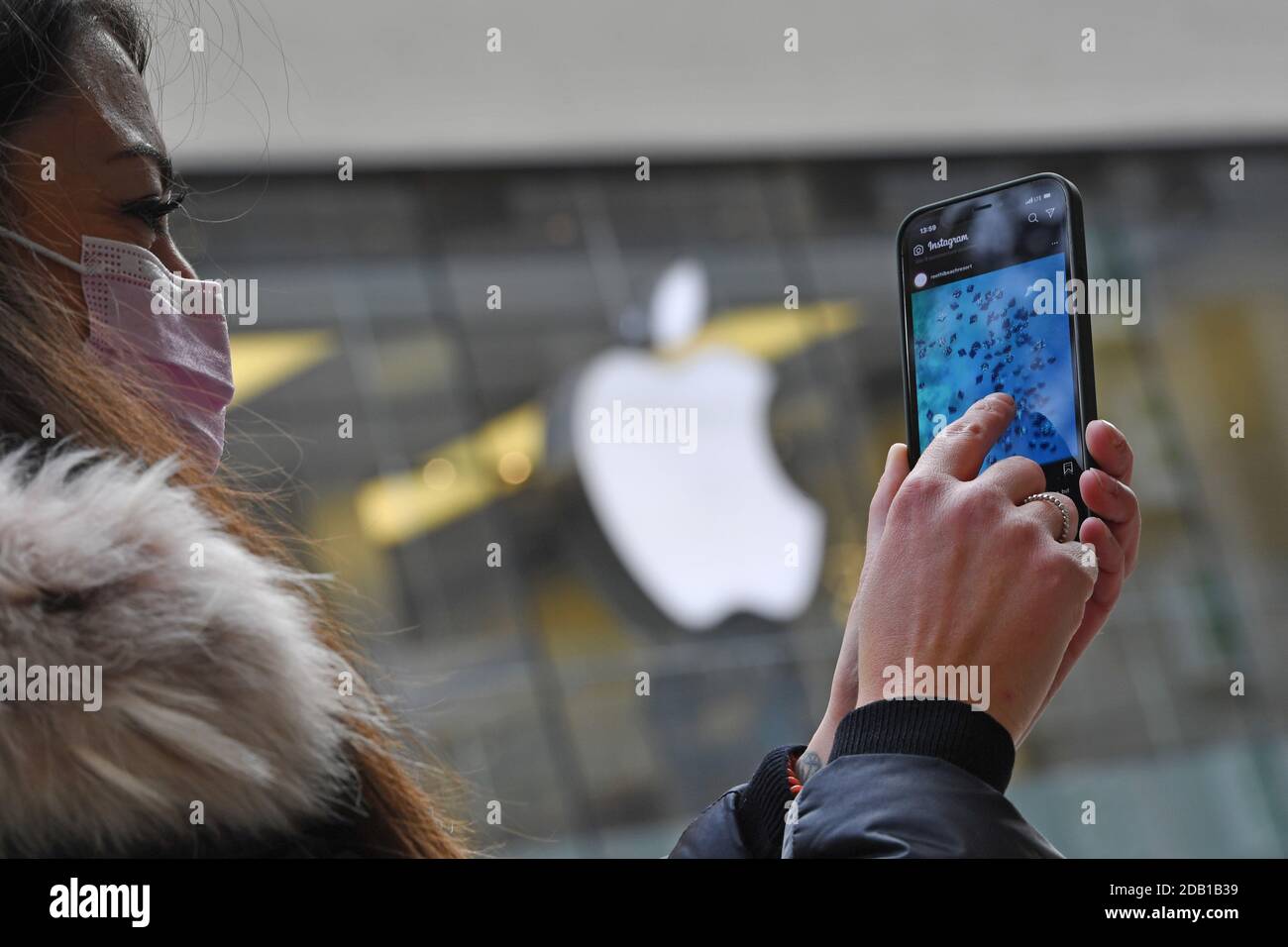 Mask compulsory in the pedestrian zones and public places in Munich on ...