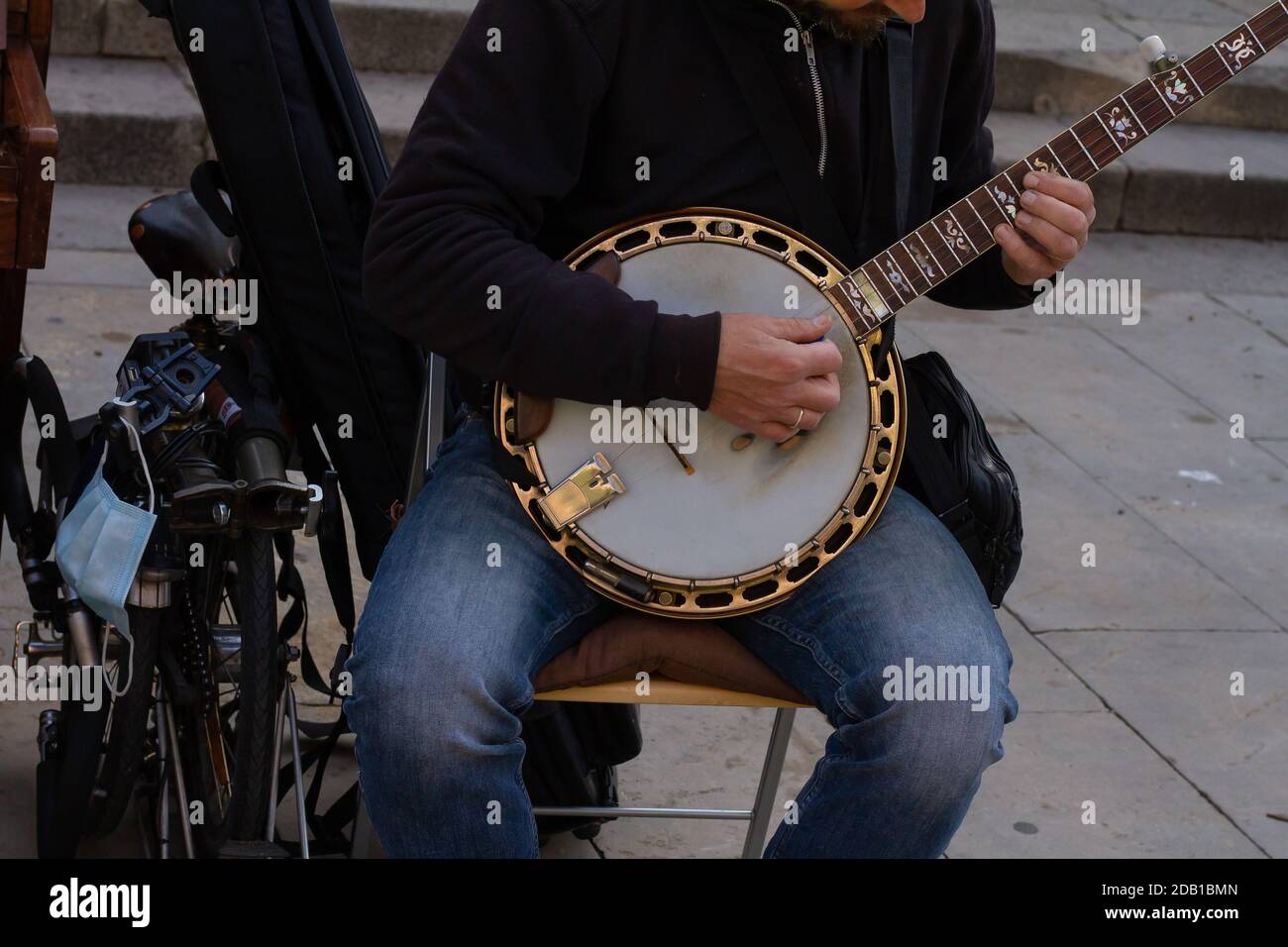 Bandurria instrument hi-res stock photography and images - Alamy