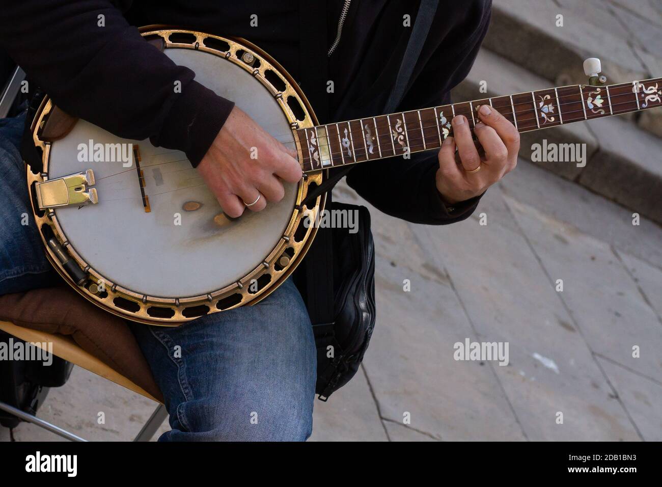 Bandurria instrument hi-res stock photography and images - Alamy