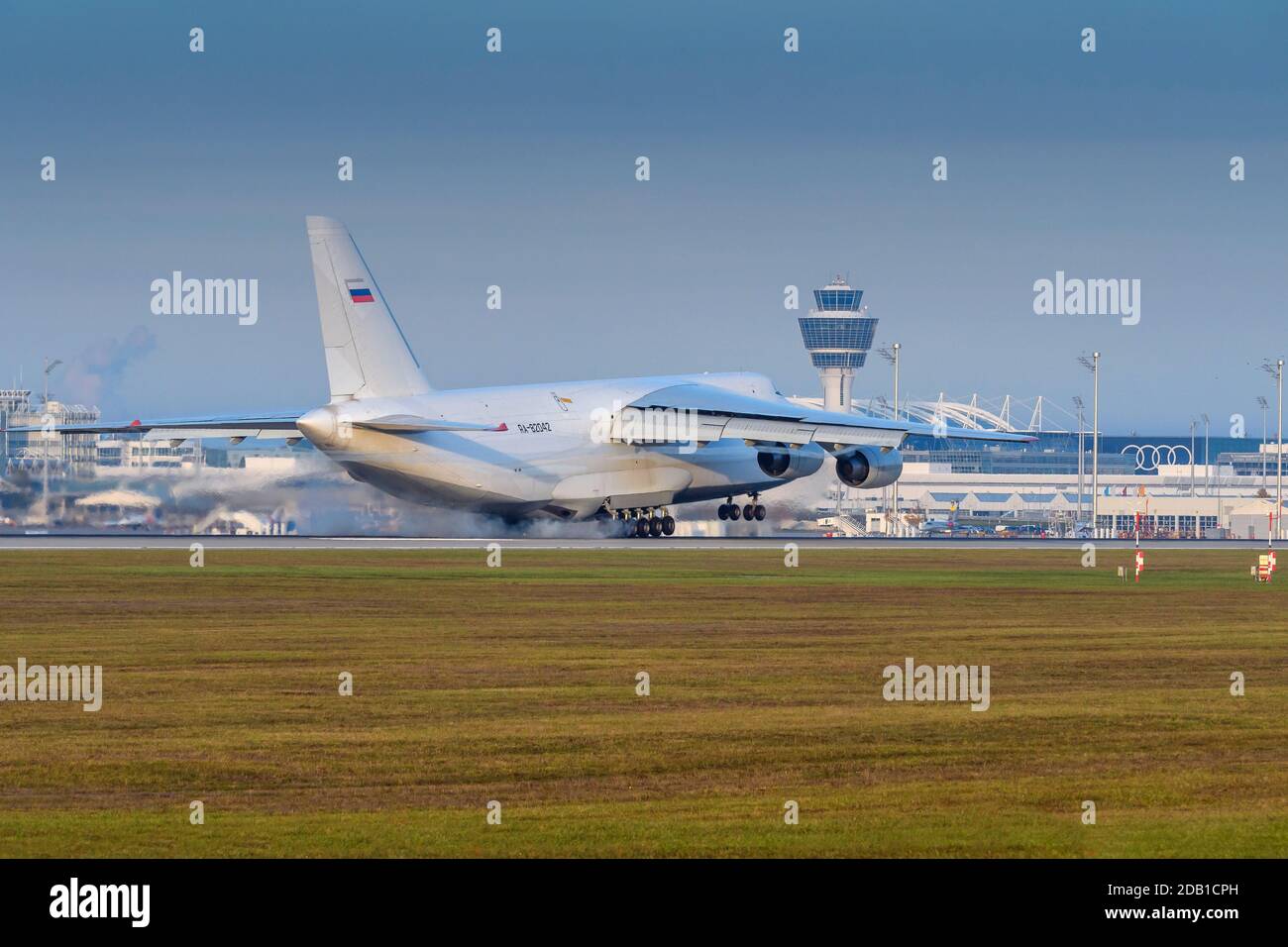 Antonov an 124 in flight hi-res stock photography and images - Alamy