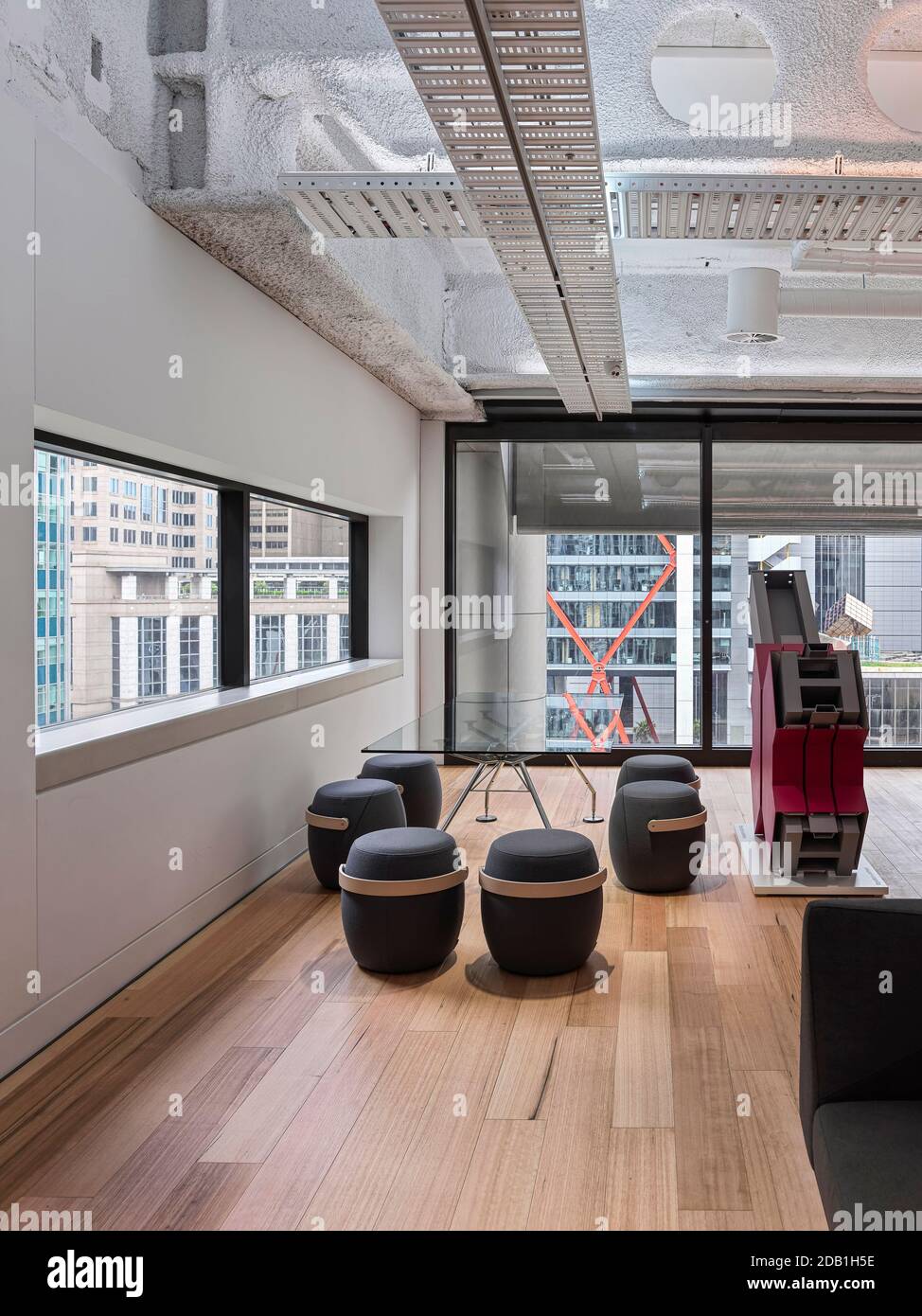 Informal meeting area hi-res stock photography and images - Alamy