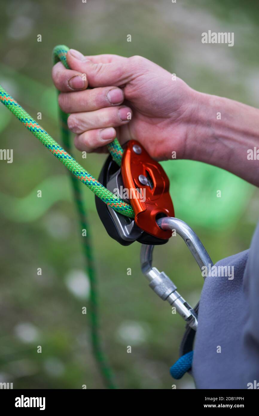 Rope descent system hi-res stock photography and images - Alamy