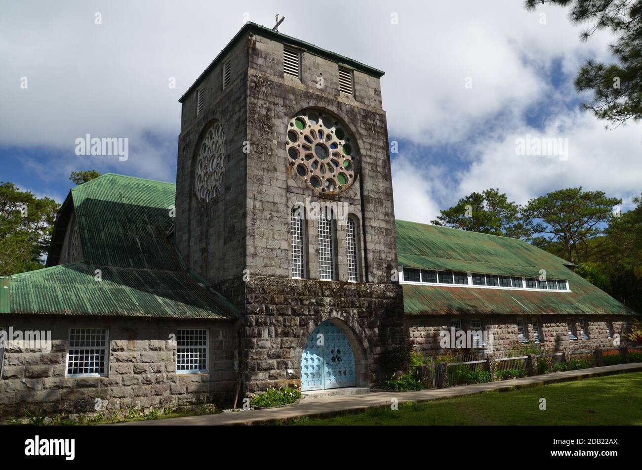 A vertical shot of the Church of Saint Mary the Virgin in Sagada ...