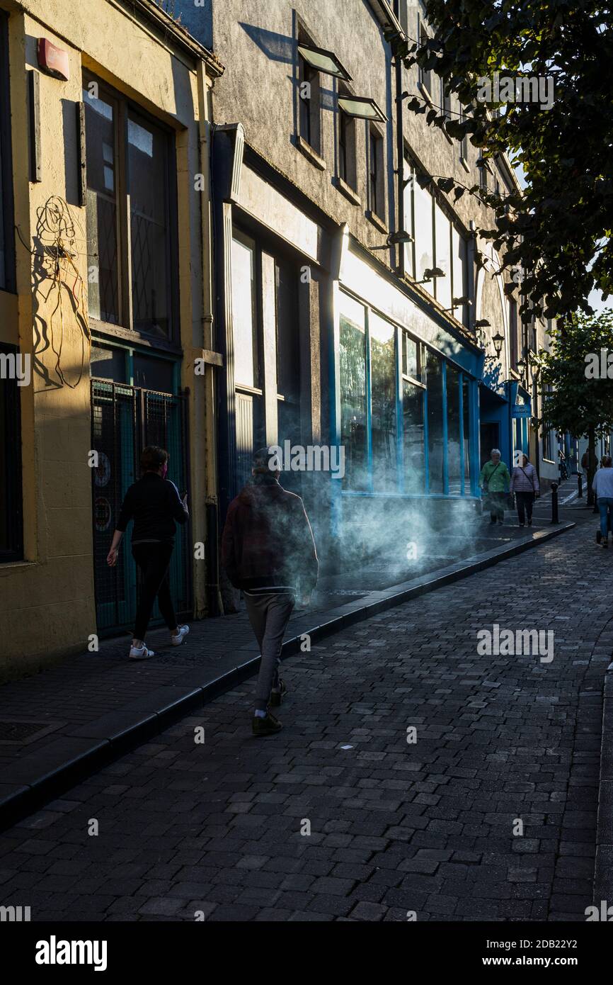 Vaping in the street hi-res stock photography and images - Alamy
