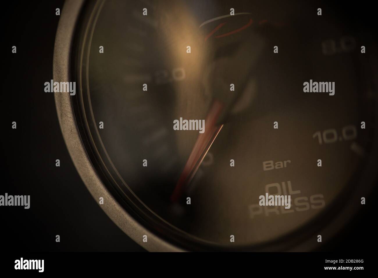 Oil pressure monitor hi-res stock photography and images - Alamy