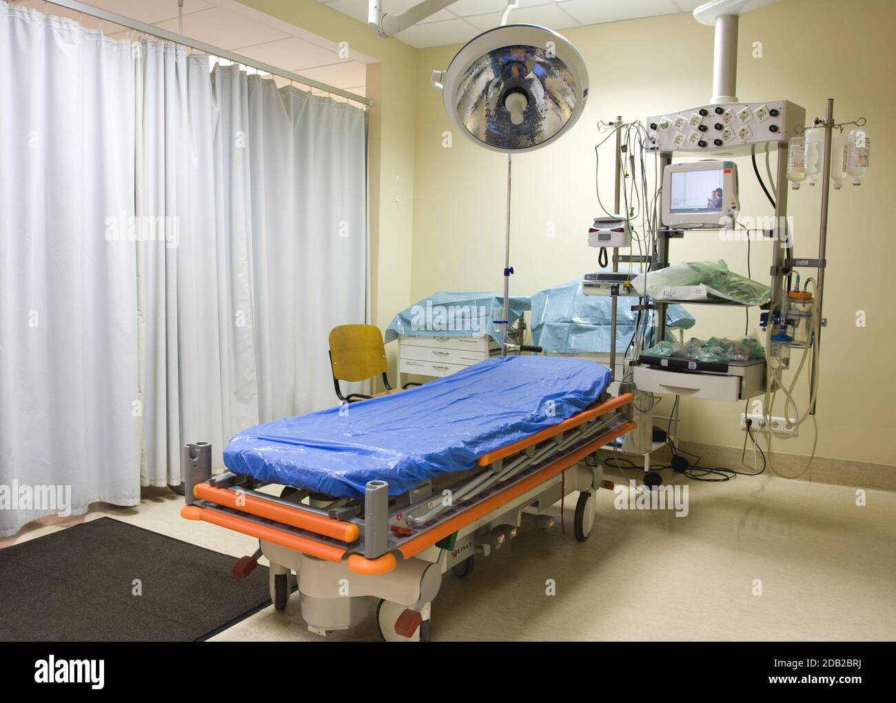 A hospital operation room with sanitary equipment Stock Photo - Alamy