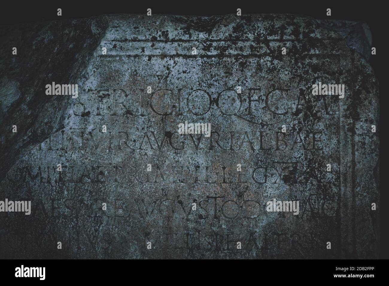 Roman text hi-res stock photography and images - Alamy