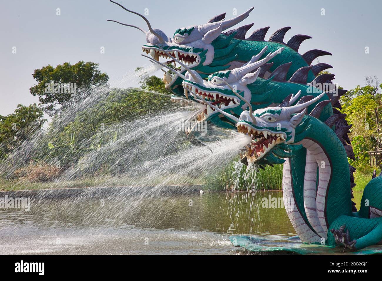 Dragon head water fountain statue hi-res stock photography and images ...