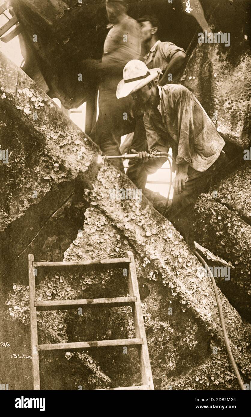 Battleship explosion hi-res stock photography and images - Alamy