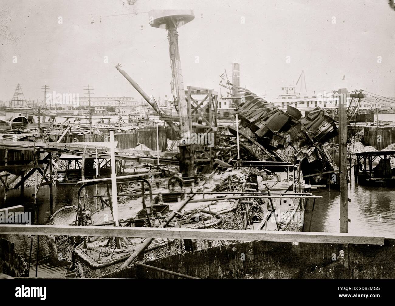 Battleship explosion hi-res stock photography and images - Alamy