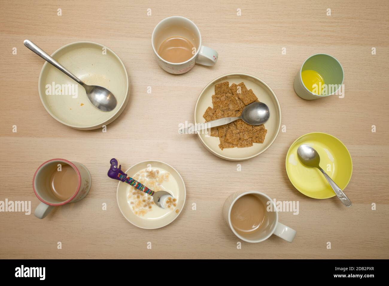 Left table hi-res stock photography and images - Alamy