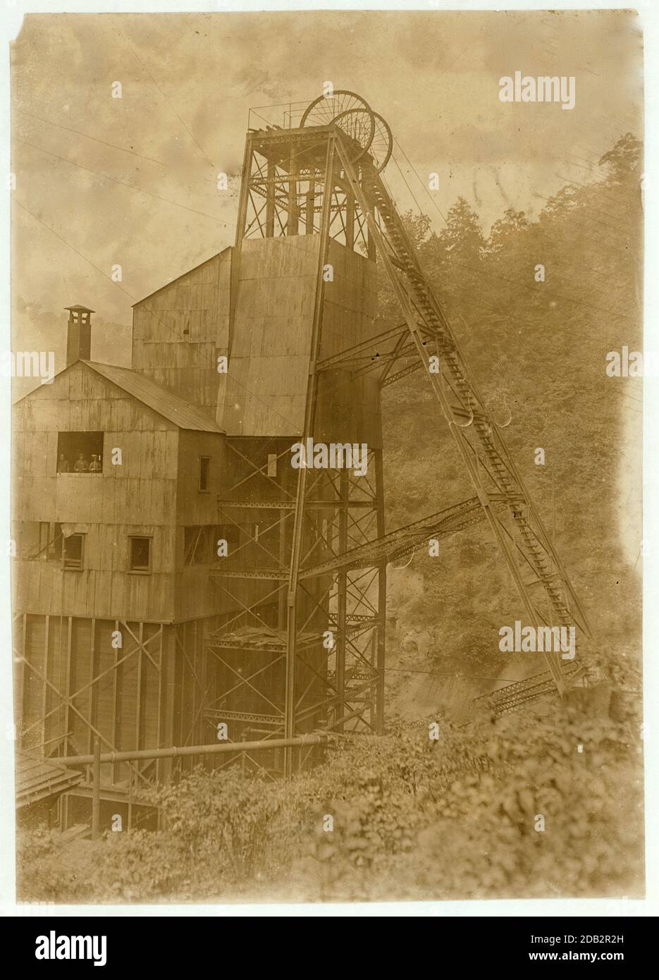 Mine shaft elevator hi-res stock photography and images - Alamy