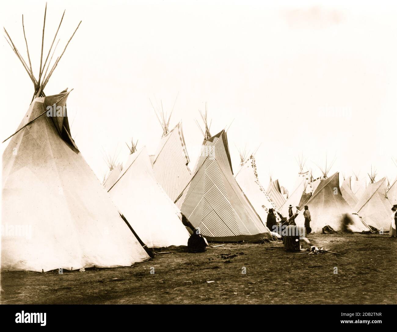 Indians tepees hi-res stock photography and images - Alamy