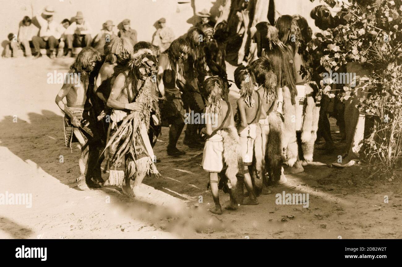 Hopi dance hi-res stock photography and images - Alamy