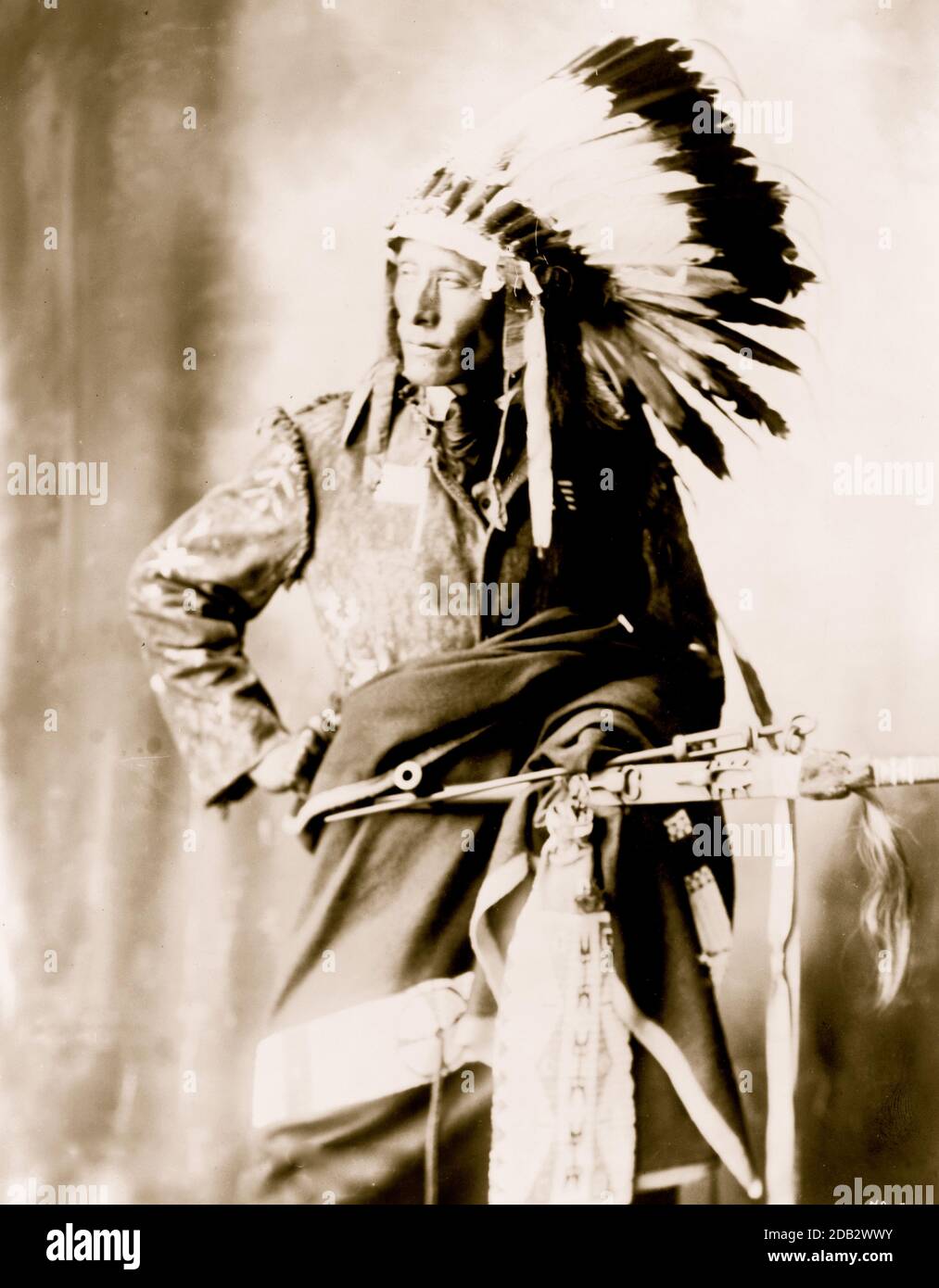 Sioux headdress hi-res stock photography and images - Alamy