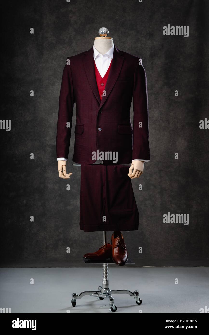 Business mannequin suit hi-res stock photography and images - Alamy