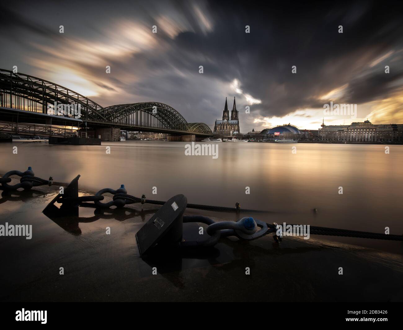 Cologne flooding hi-res stock photography and images - Alamy