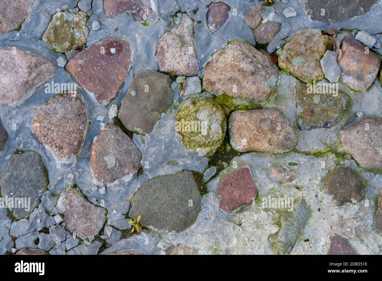 Ice on cobblestones hi-res stock photography and images - Alamy