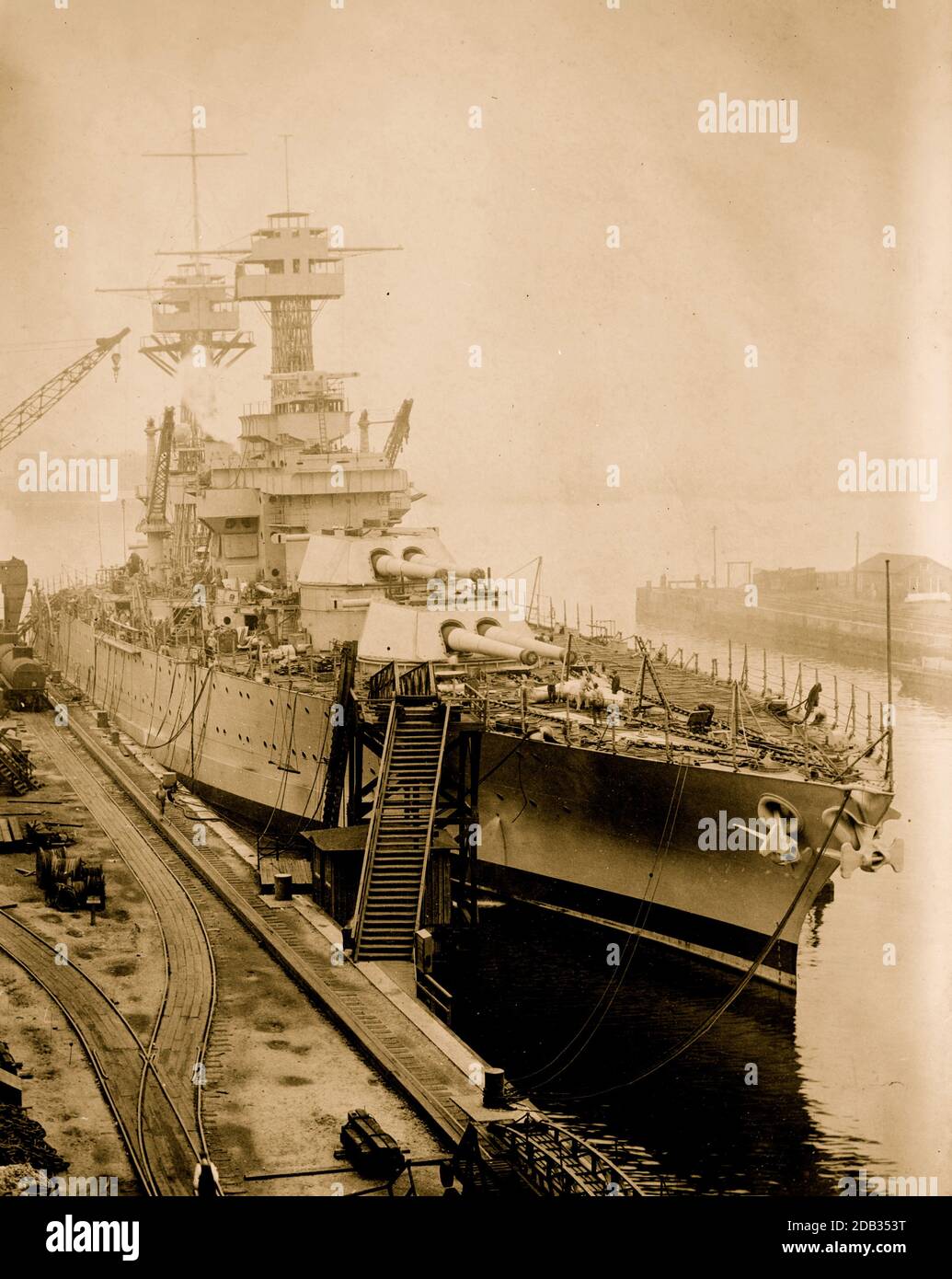 Battleship ship hi-res stock photography and images - Alamy