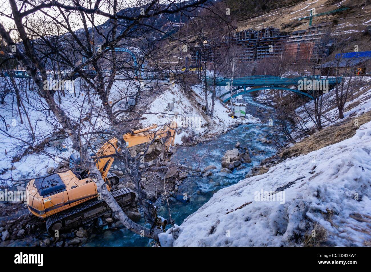 Ski resort travel destination bridge hi-res stock photography and ...