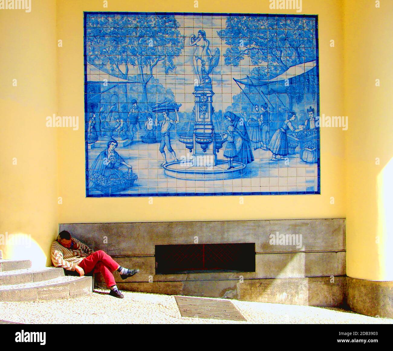 Mid 19th century tiles hi-res stock photography and images - Alamy