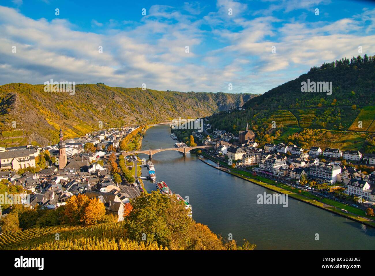 Wine landscape near Cochem and Leiwen on the Moselle Stock Photo - Alamy