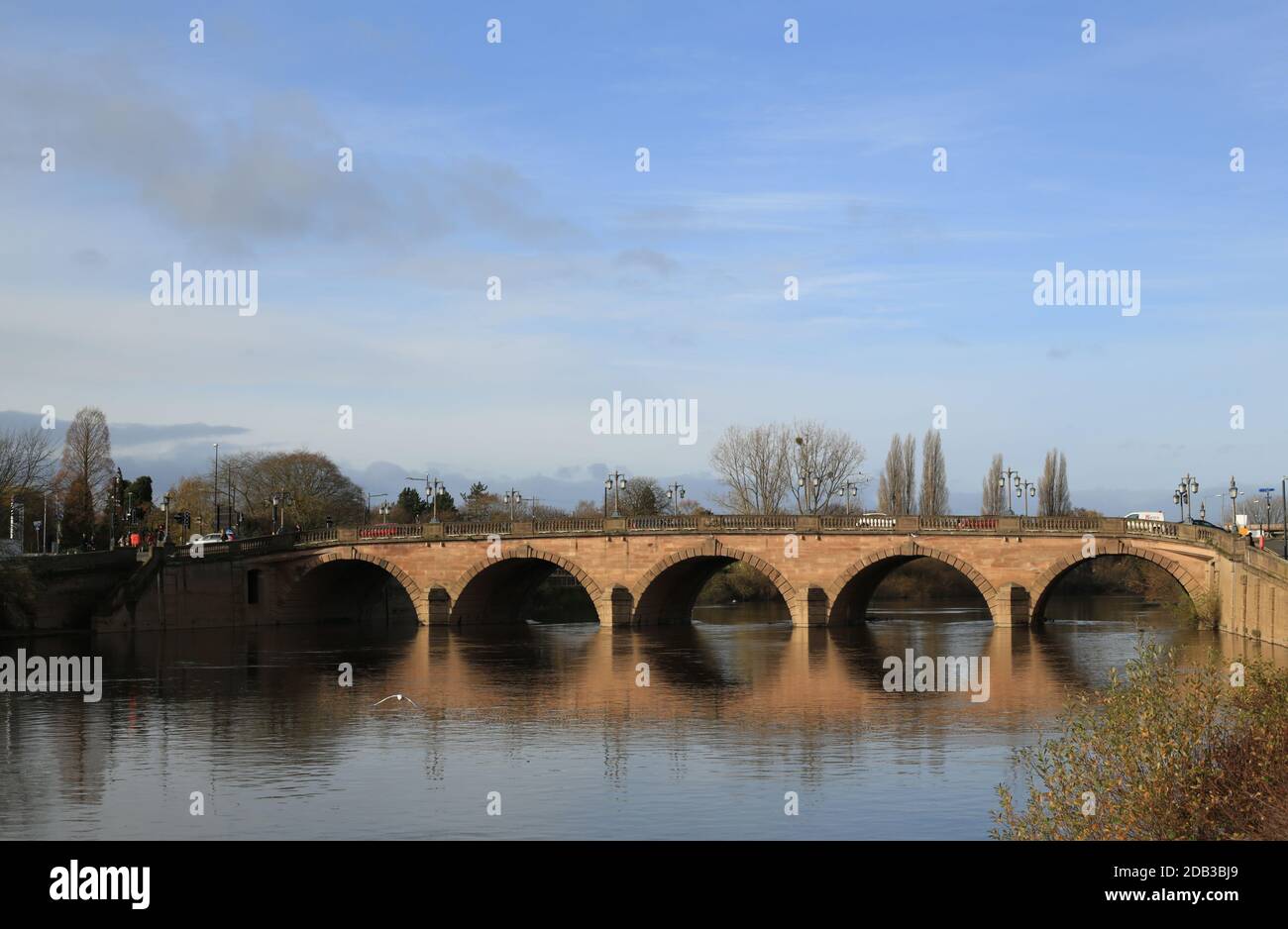 Road bridge over the river Severn at Worcester, Worcestershire, England ...