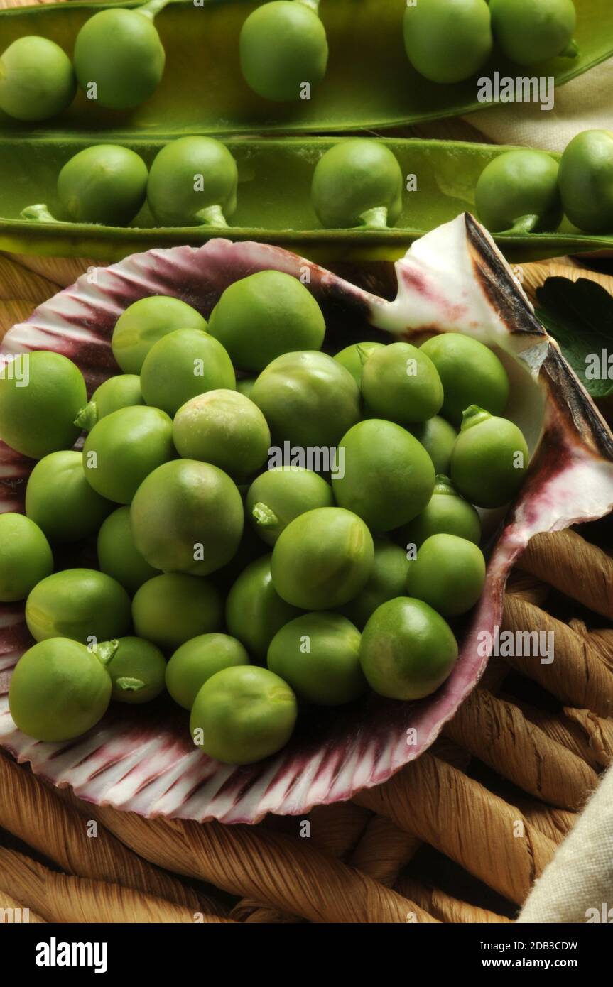 Fresh peas in the shell Stock Photo - Alamy