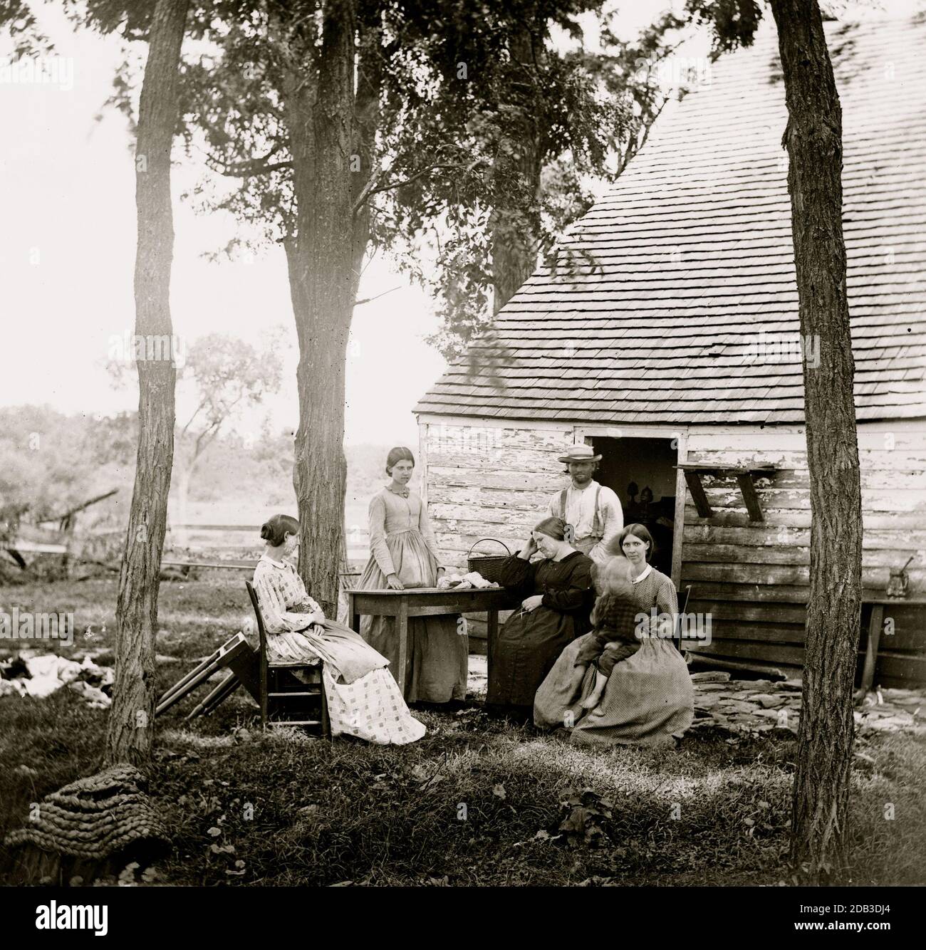 House in winder hi-res stock photography and images - Alamy