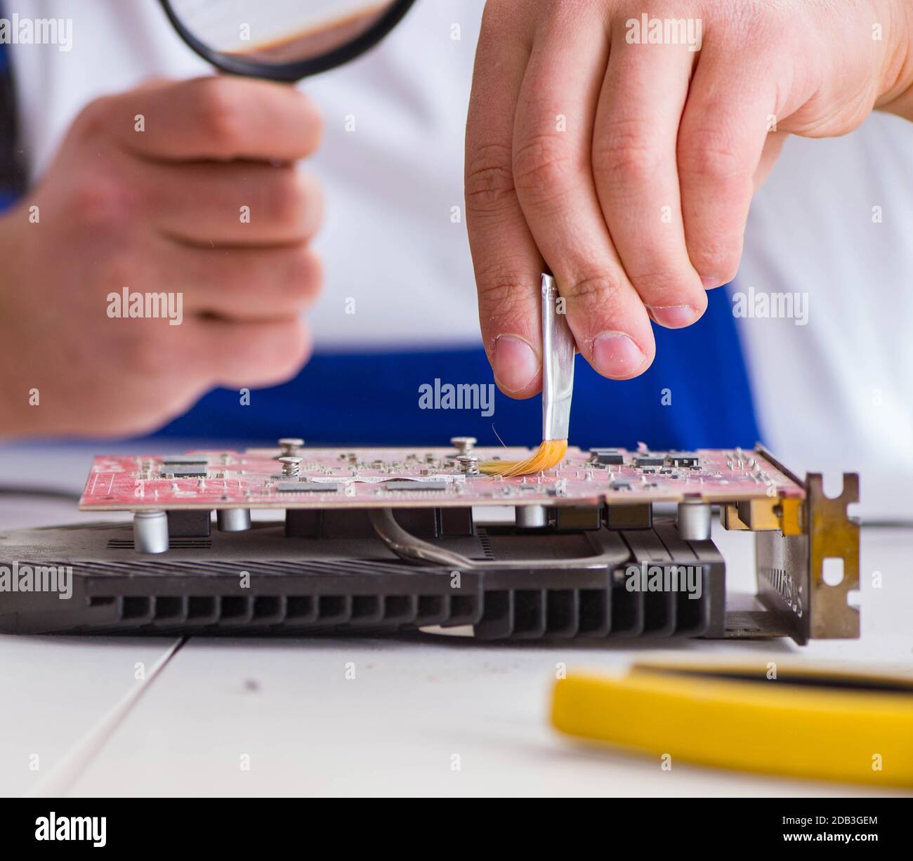 The computer repairman repairing desktop computer Stock Photo - Alamy