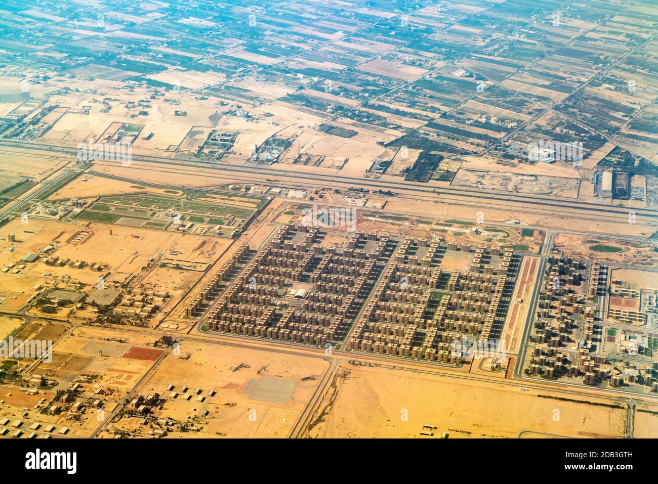 Living complex in the desert near Cairo Stock Photo - Alamy