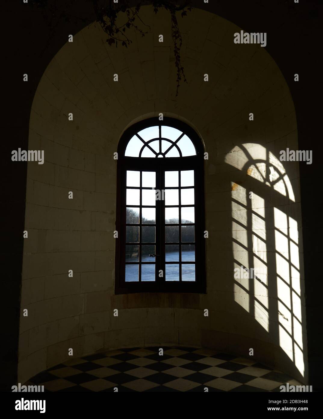 Window of the Chenonceau castle Stock Photo - Alamy