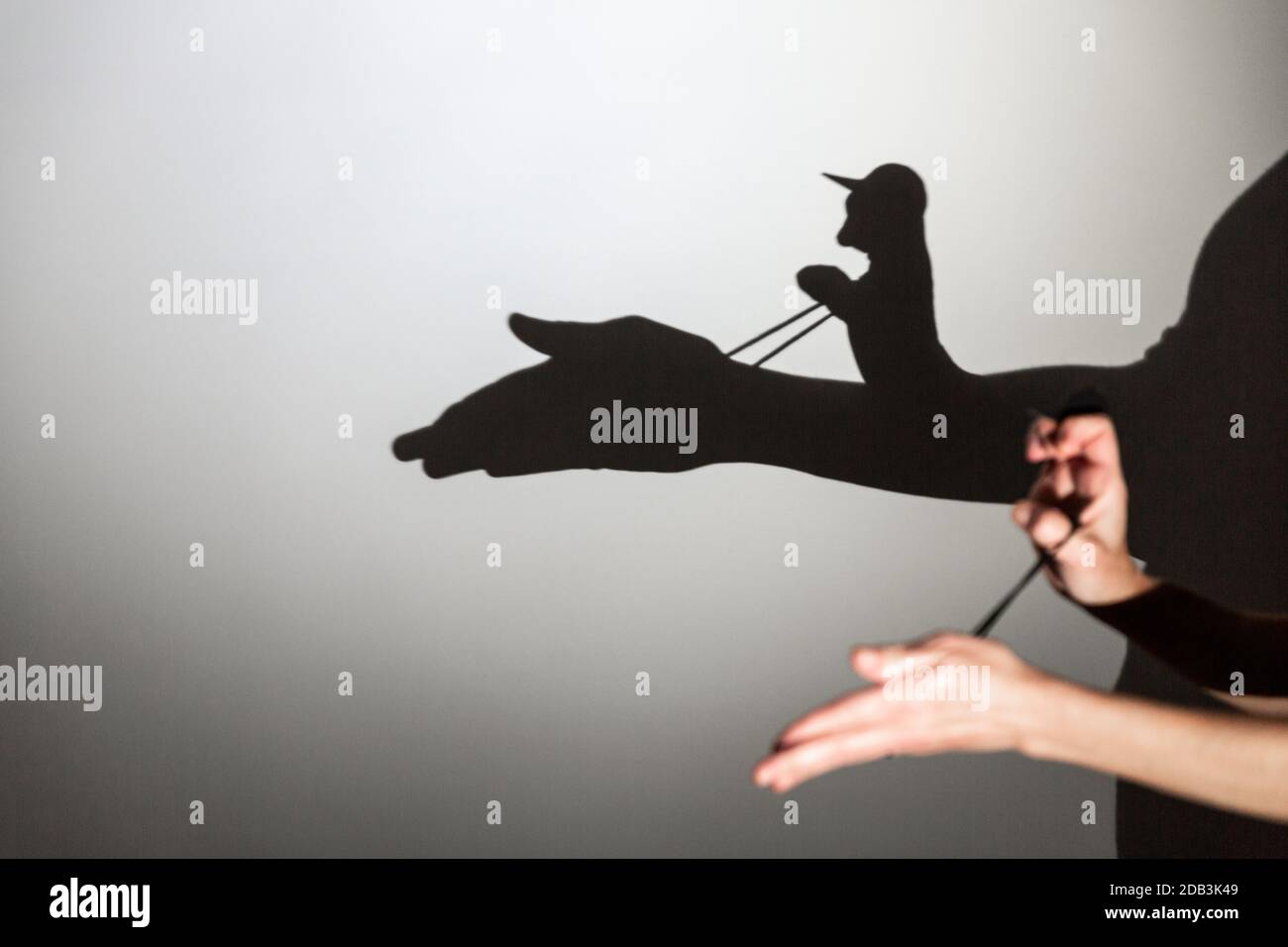 Shadow puppets hands hi-res stock photography and images - Alamy