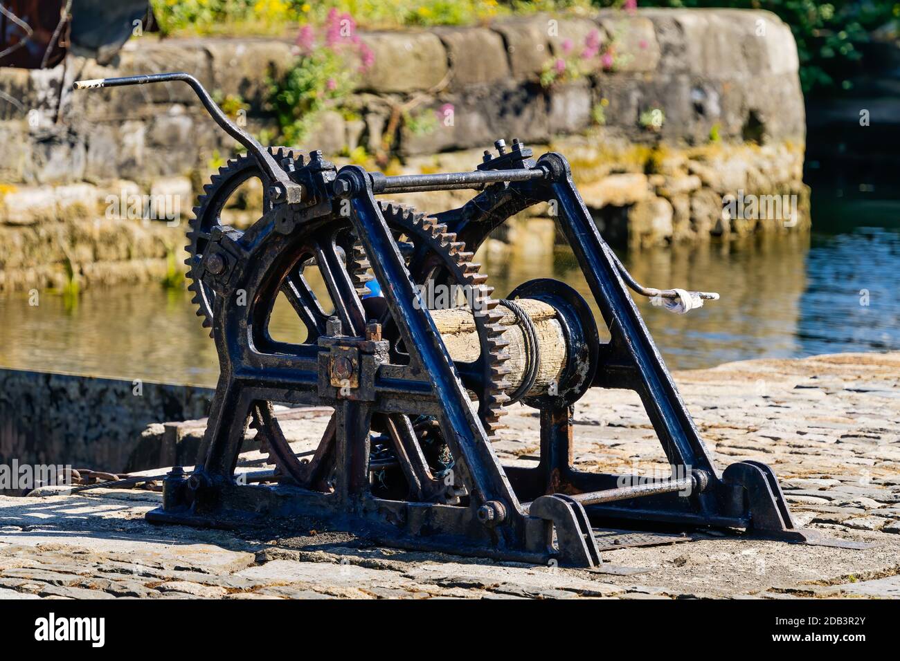 Lock gate gear mechanism hi-res stock photography and images - Alamy