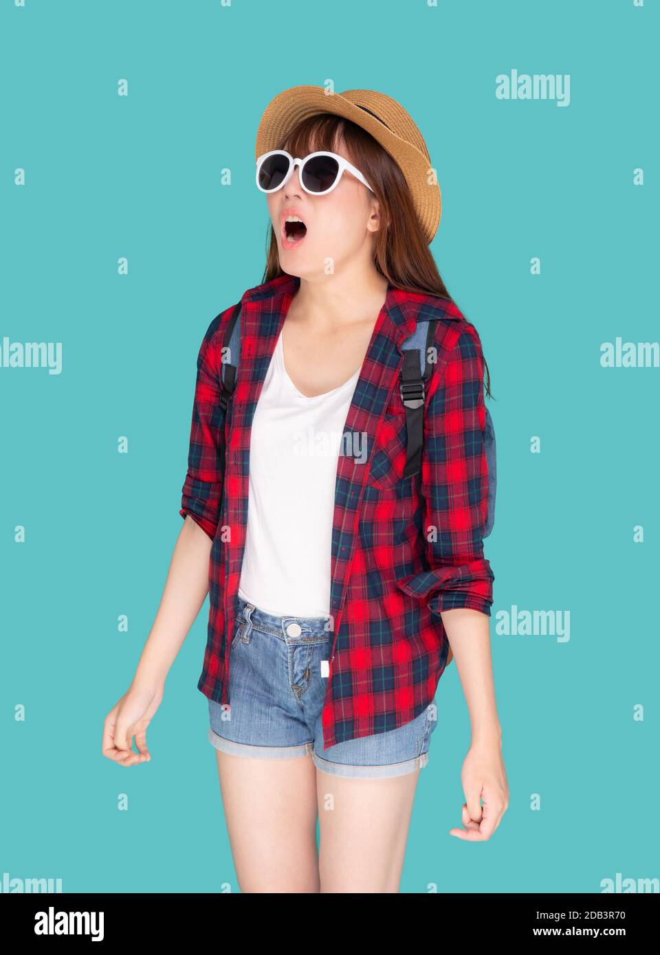 Beautiful young asian woman shouting sound loud with mouth for announce ...