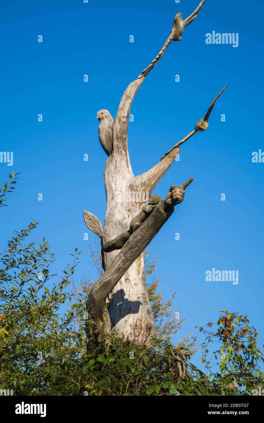 Tree carved waymarker for Alverstone Mead nature reserve, Isle of Wight ...