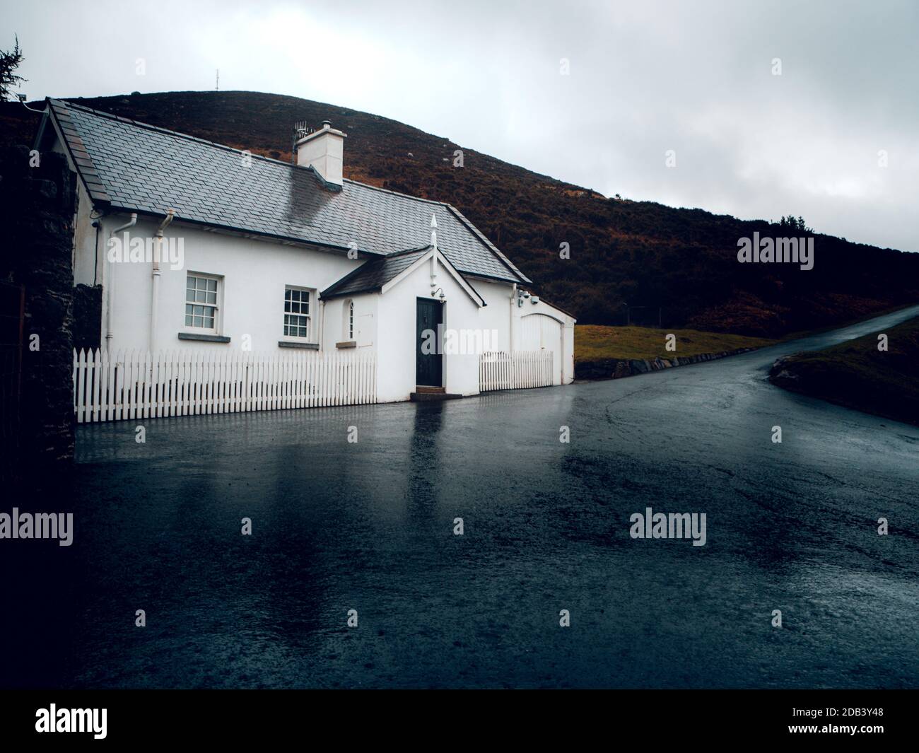 Rainy house street hi-res stock photography and images - Alamy