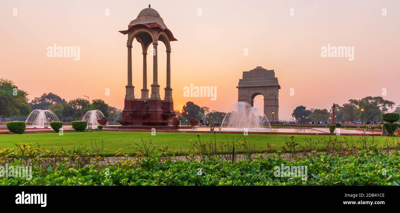 The Canopy and India Gate, sunset panorama, New Dehli Stock Photo - Alamy